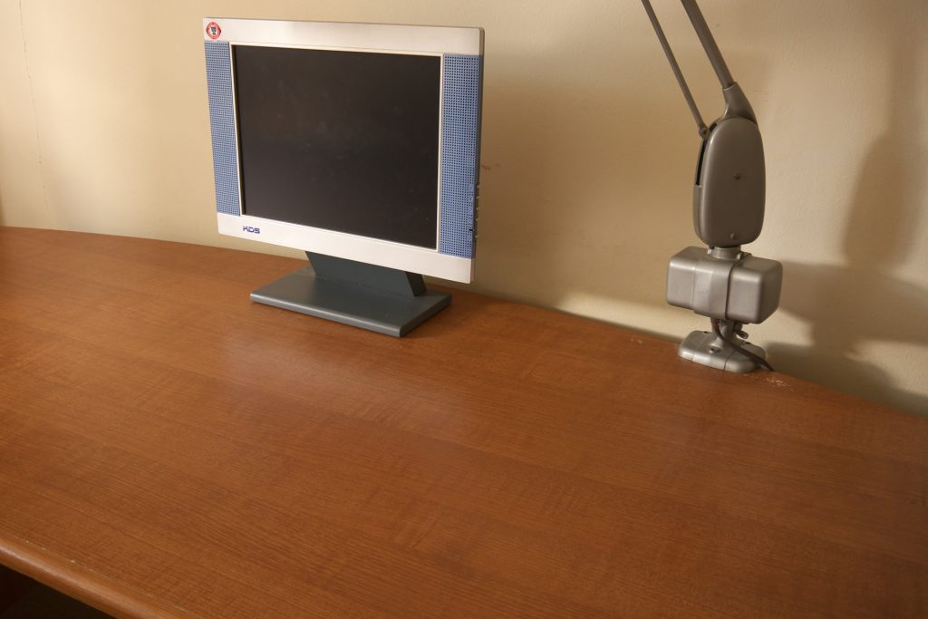 KDS 15" Computer Monitor with Stereo Speakers - Pucho Marketplace